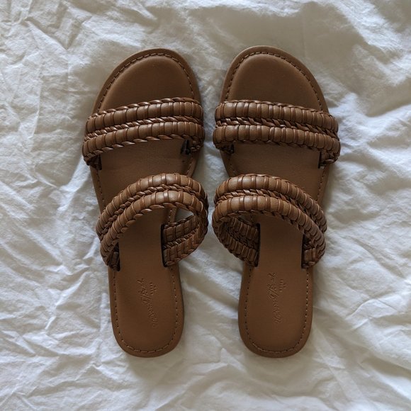Universal Thread | Shoes | Universal Threads Slip On Sandals | Poshmark
